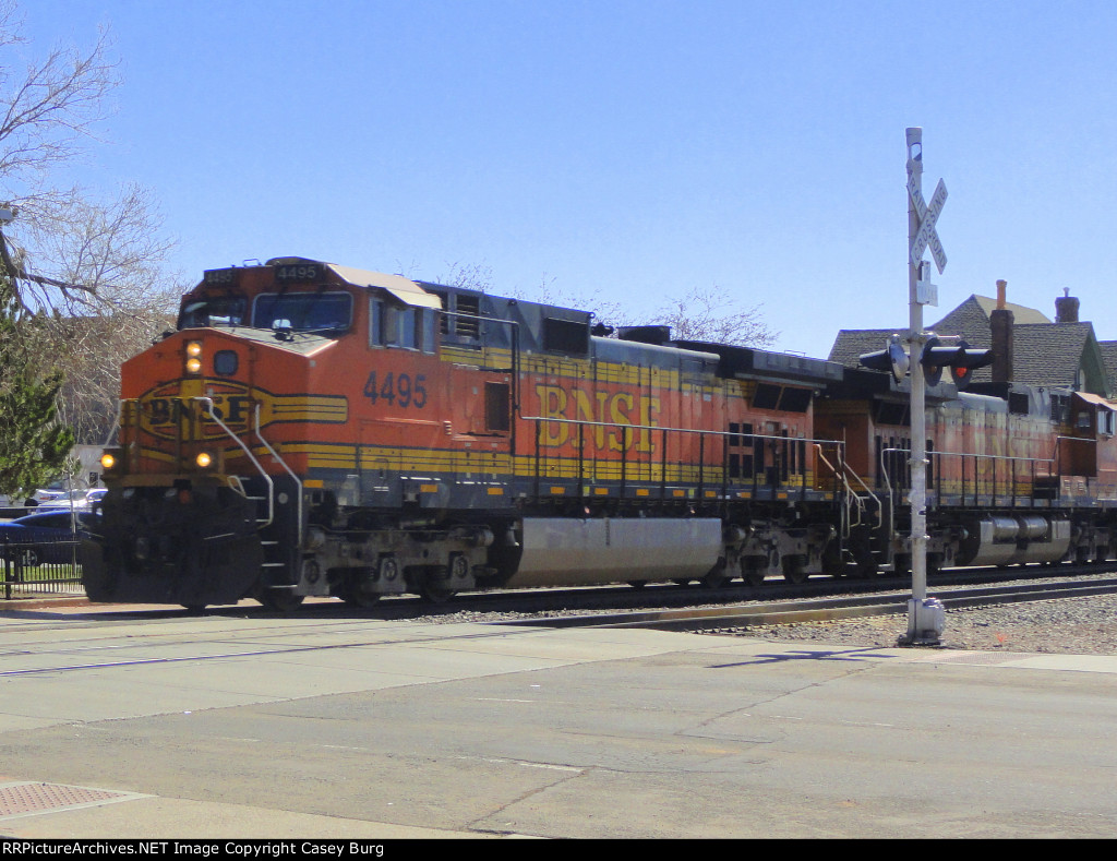 BNSF 4495